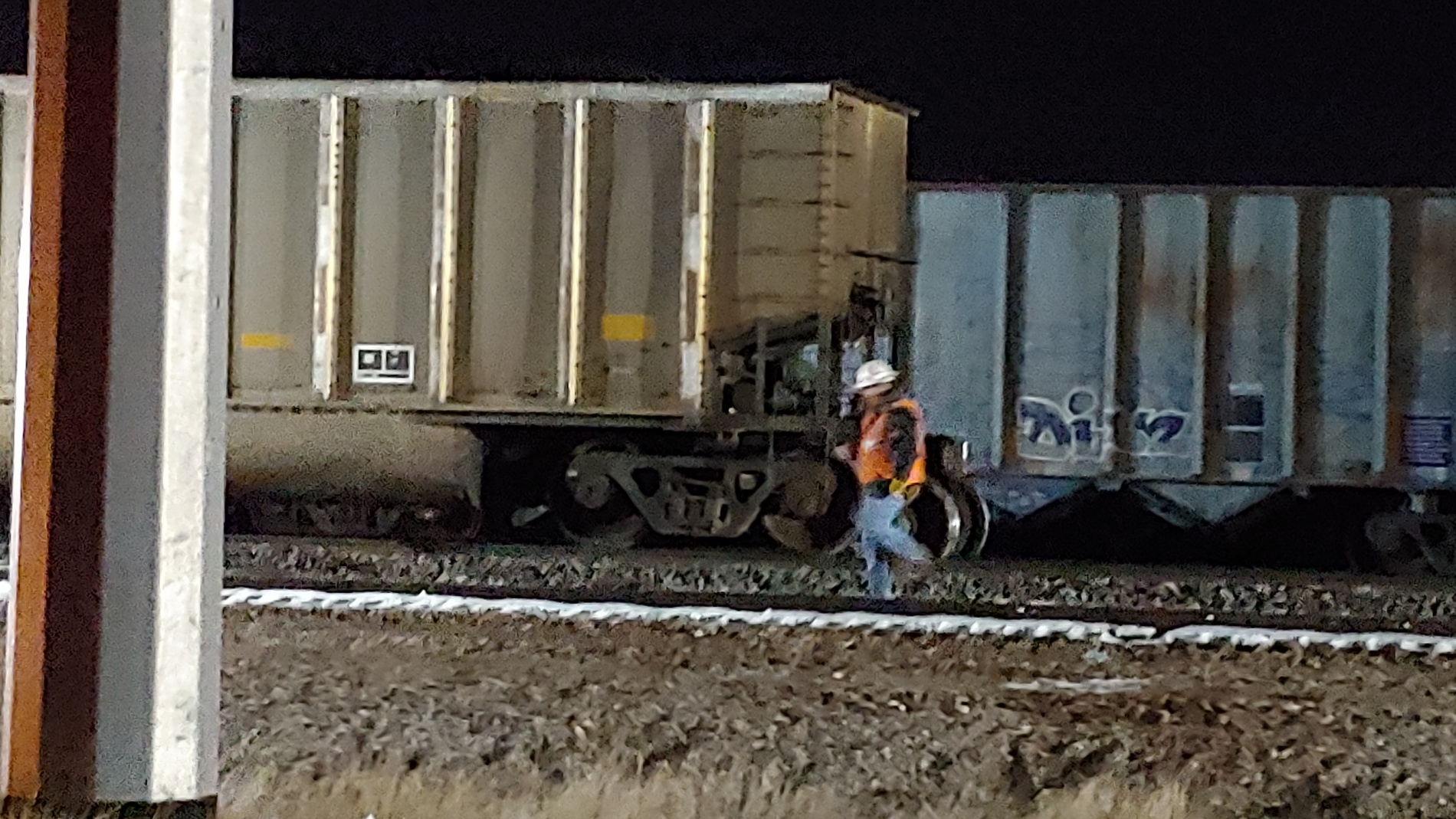 KNEB-AM 960 AM – 100.3 FM - BNSF Coal Train Derails on Eastern Edge of Scottsbluff