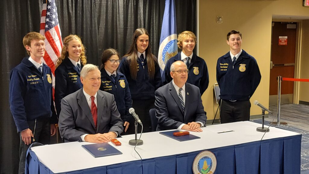 KRVN 880 – KRVN 93.1 – KAMI - USDA and FFA sign Memorandum of ...