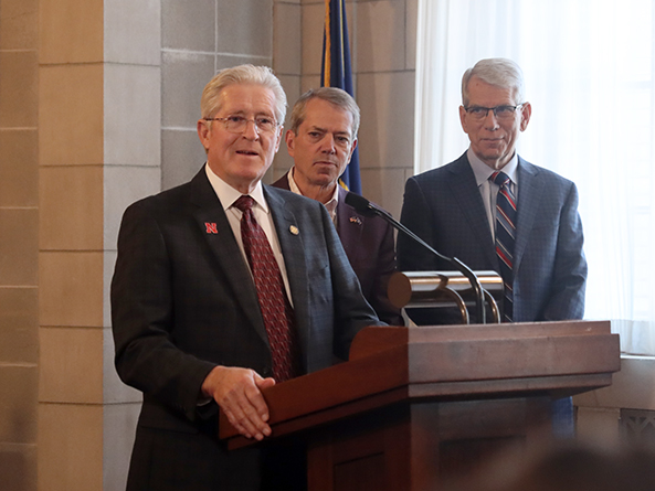 KRVN 880 – KRVN 93.1 – KAMI - From the feedlot to the Capitol: Fred ...