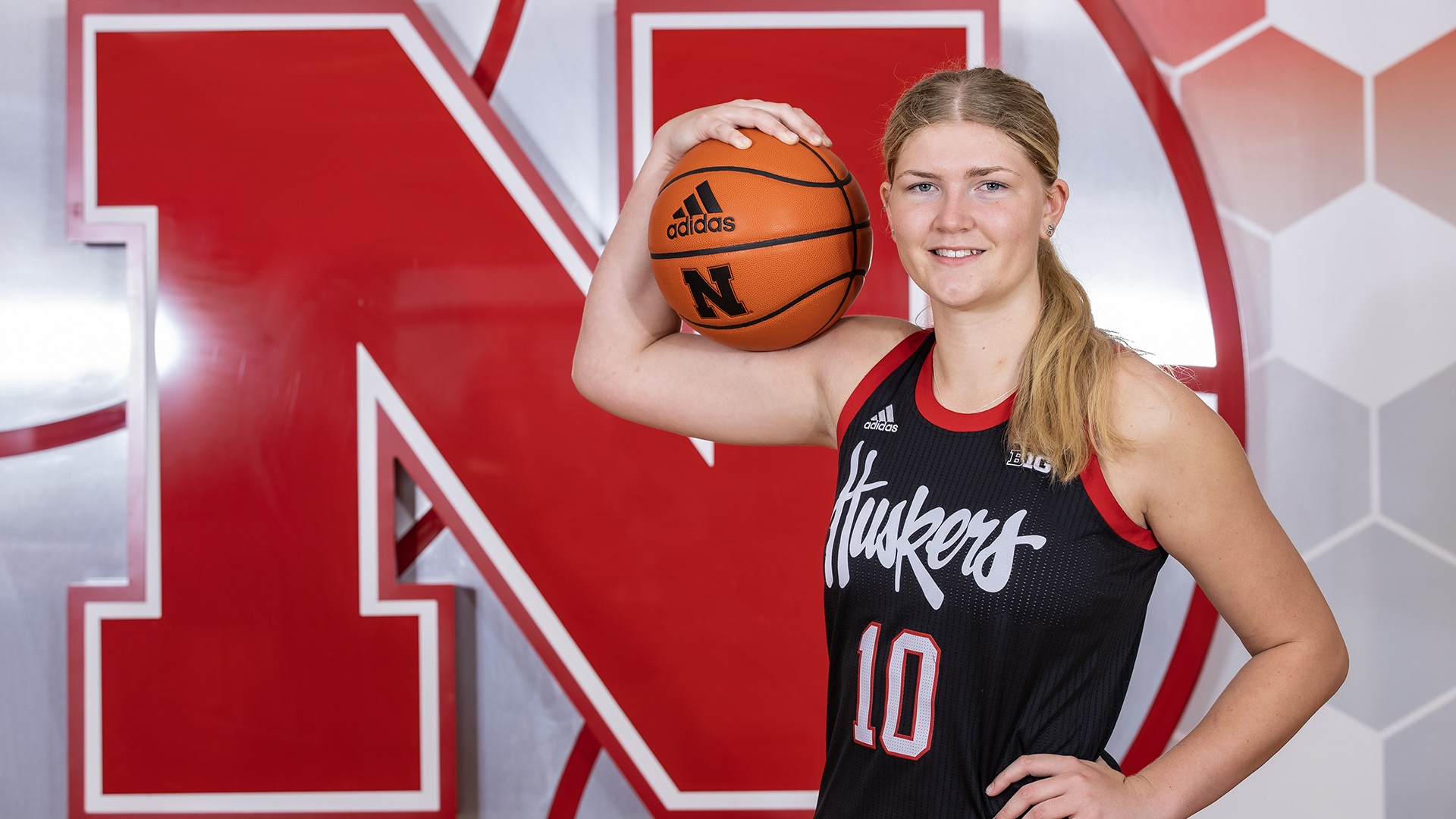 Australian Star Petri Signs with Nebraska Women’s Basketball - The Bull