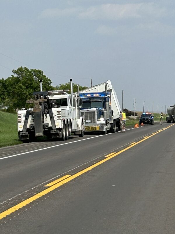 KTIC 840 AM/98.3 FM/98.7 FM - Mobile Home Slips Off Trailer Near Pilger