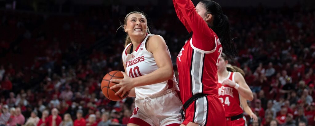 Markowski Named to Lisa Leslie Award Watch List - The Bull