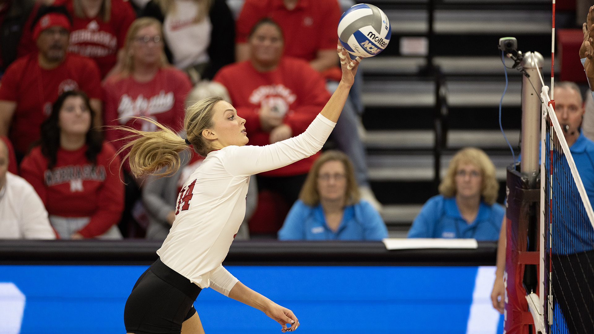 Huskers sweep Long Island in NCAA Tournament - The Bull