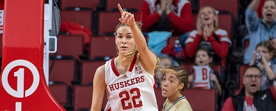 KRVN 880 – KRVN 93.1 – KAMI - Potts Takes Fifth Big Ten Freshman Award