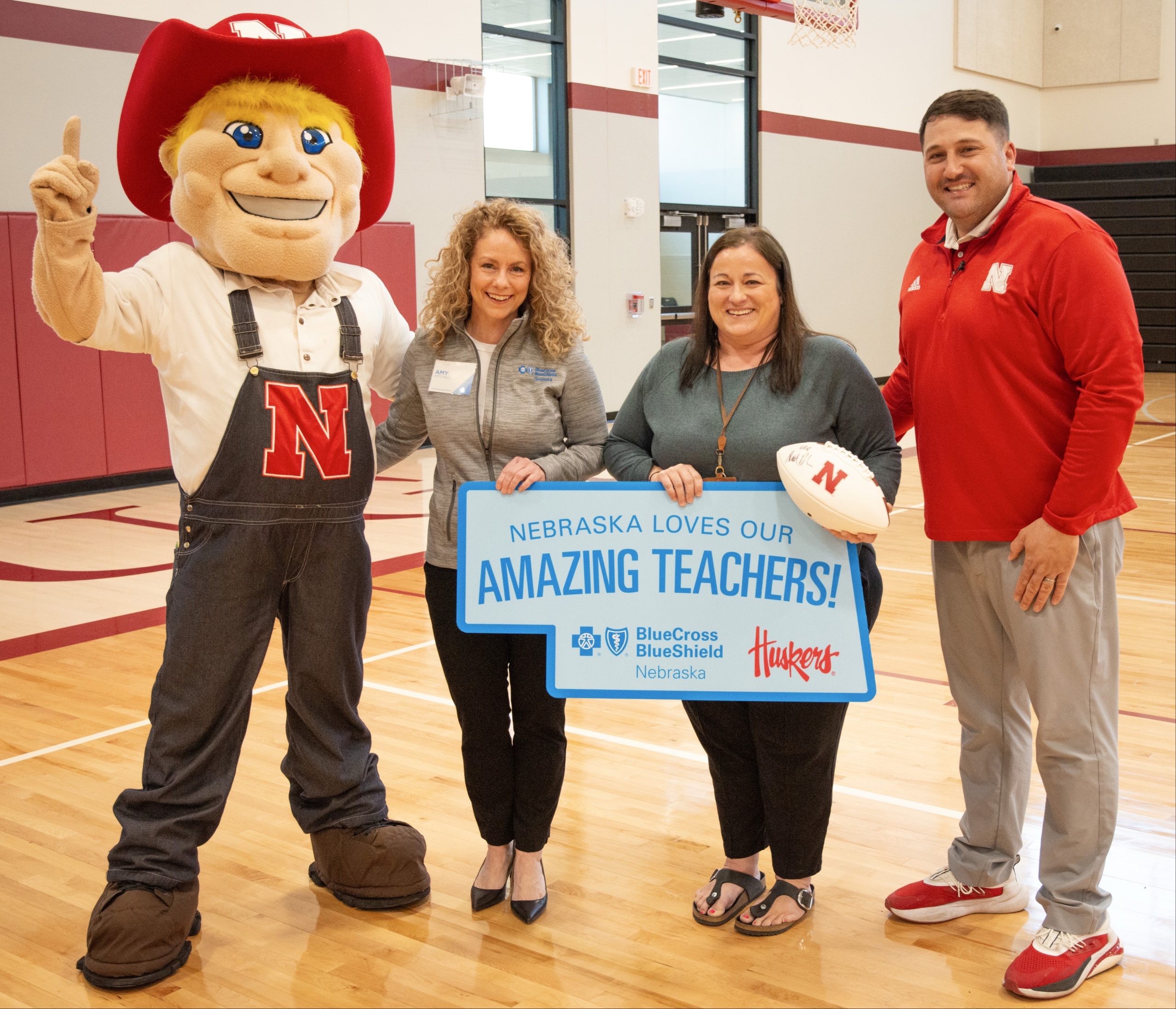 KTIC 840 AM/98.3 FM/98.7 FM - LDNE Teacher receives Touchdown for ...