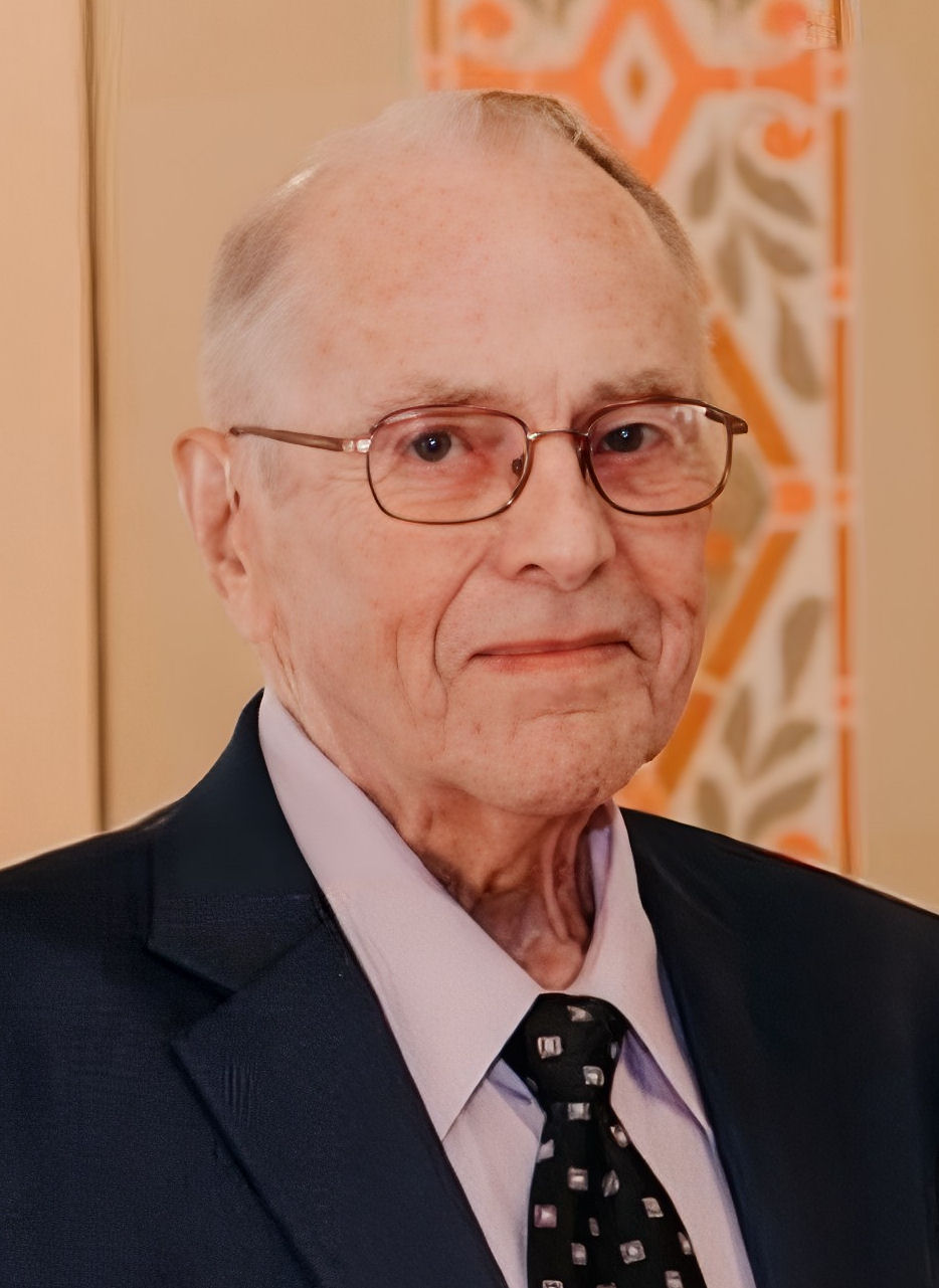 KTIC 840 AM/98.3 FM/98.7 FM - Thomas W. Gentrup, 84, of Emerson