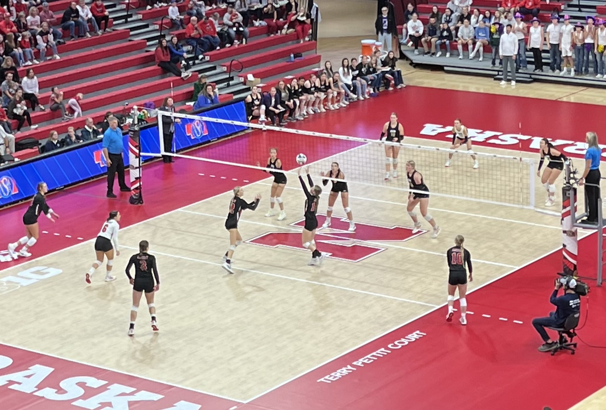 SEM volleyball wins Class D1 State Championship - KBEAR 92.3