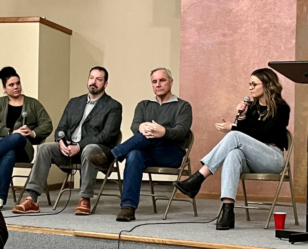 Vision for Custer Christian School presented Monday evening - KBEAR 92.3