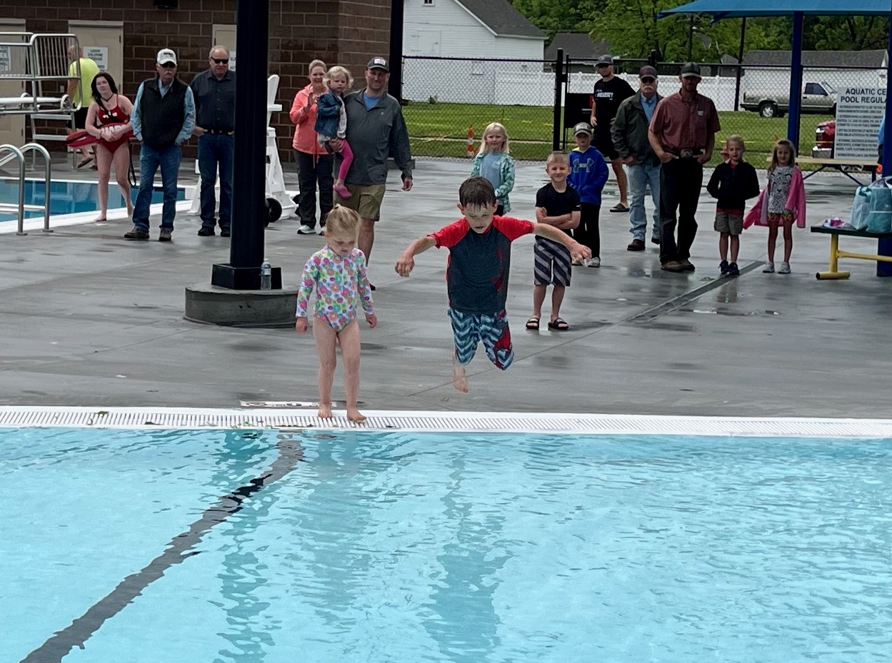 Callaway celebrates opening of new swimming pool - KBEAR 92.3