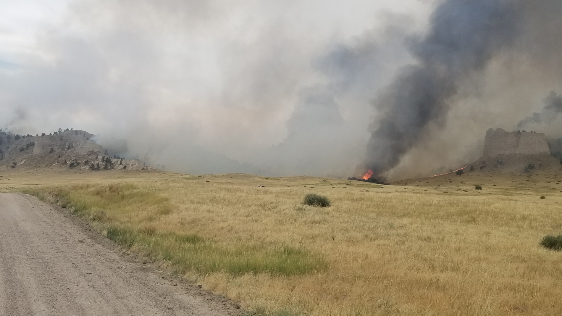 KRVN 880 – KRVN 93.1 – KAMI - Area Firefighters Battle Wildfire in ...