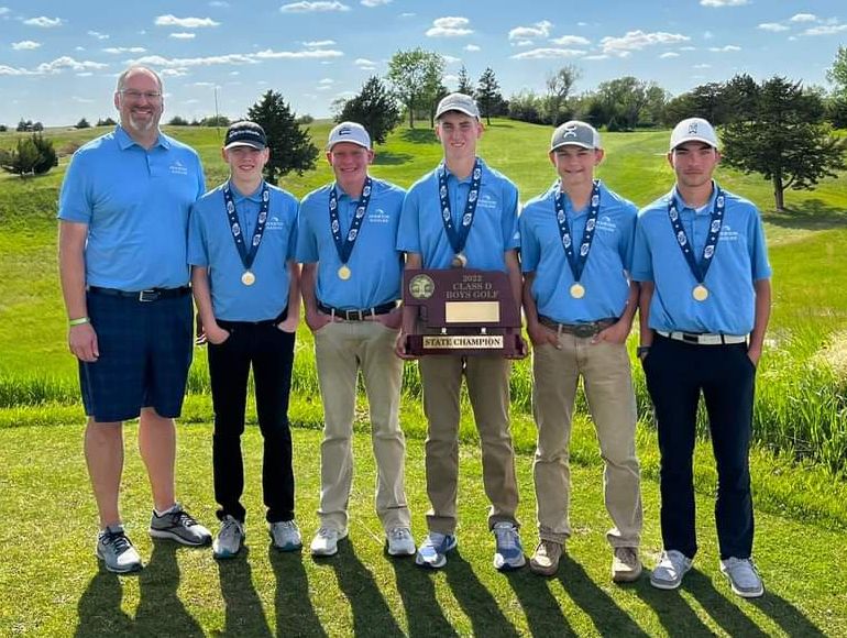 KRVN 880 – KRVN 93.1 – KAMI - Overton Coach Named Coach of the Year