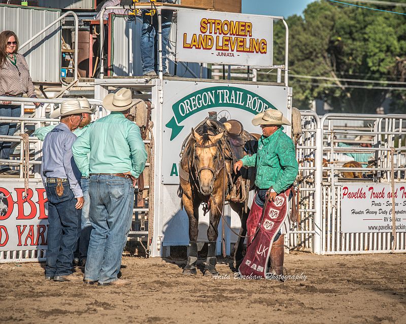 KRVN 880 – KRVN 93.1 – KAMI - Hastings rodeo pickup man works Oregon ...