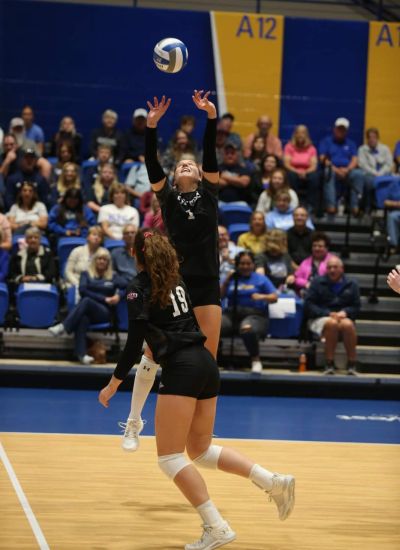 KUVR - Neff Fills Big Shoes For Loper Volleyball
