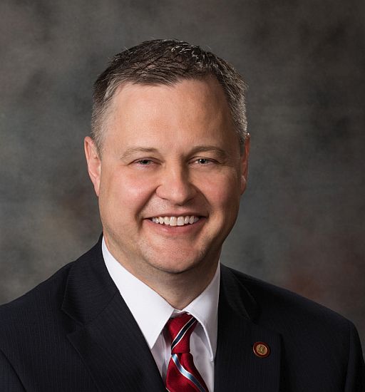 KRVN 880 – KRVN 93.1 – KAMI - Tim Clare becomes Board of Regents chair ...