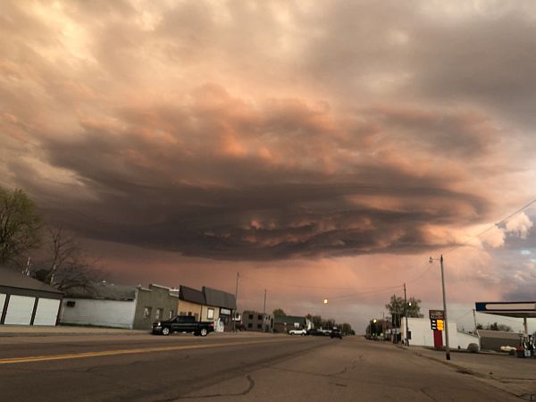 KRVN 880 – KRVN 93.1 – KAMI - Tornado and hail affect South-central ...