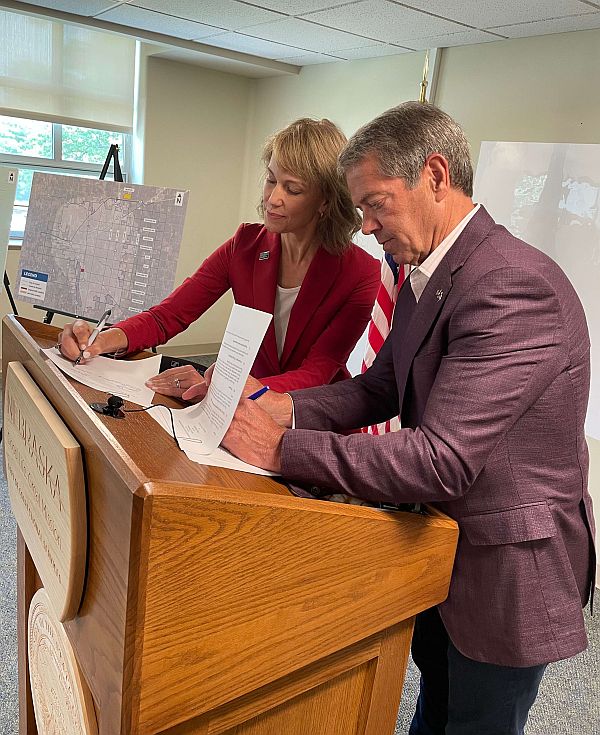 KRVN 880 – KRVN 93.1 – KAMI - Gov. Pillen and Lincoln Mayor Announce ...