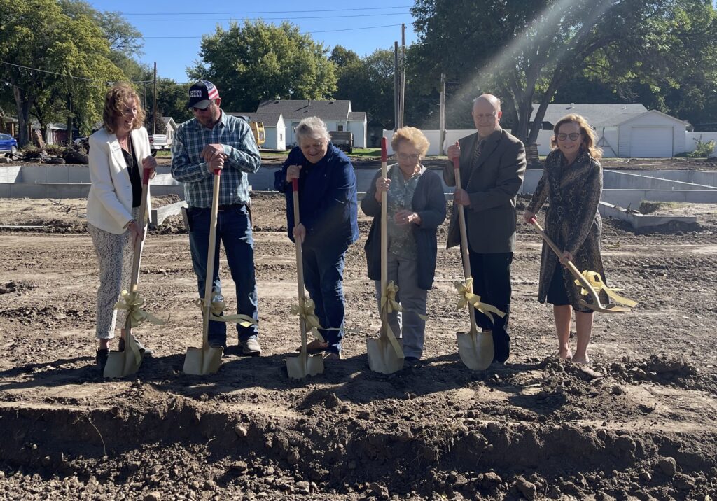 KRVN 880 – KRVN 93.1 – KAMI - Groundbreaking Ceremony in Bertrand ...