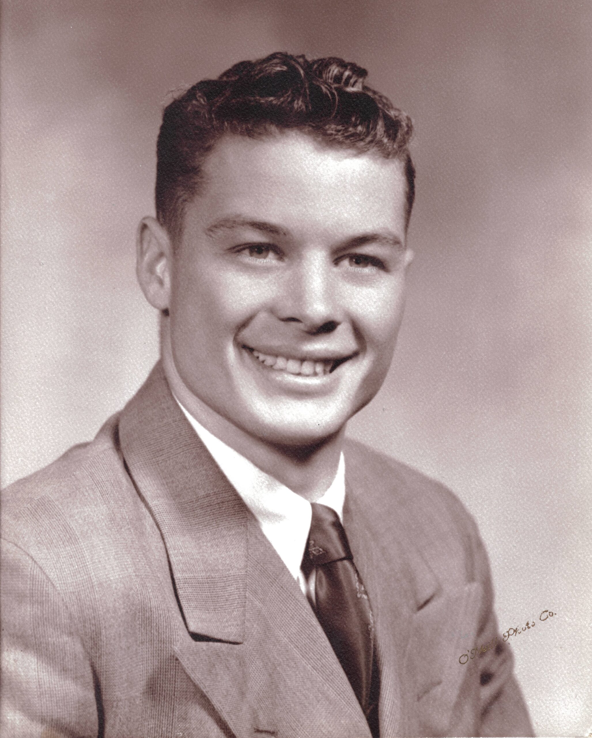 KRVN 880 – KRVN 93.1 – KAMI - Rollie G. Drake, 87