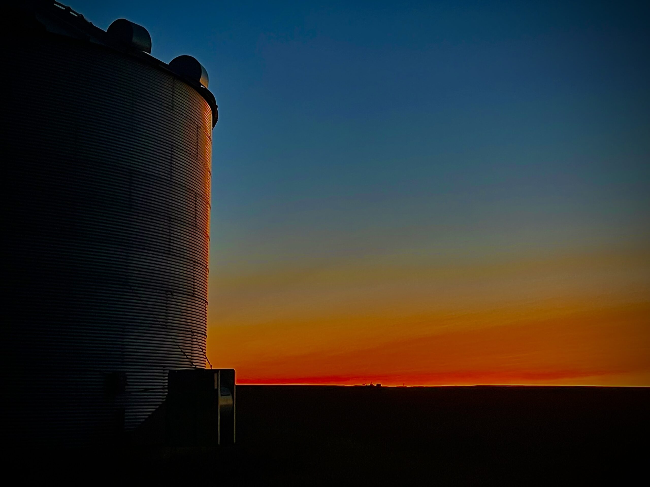 KNEB-AM 960 AM – 100.3 FM - Thursday Channel Final Bell with Mike ...