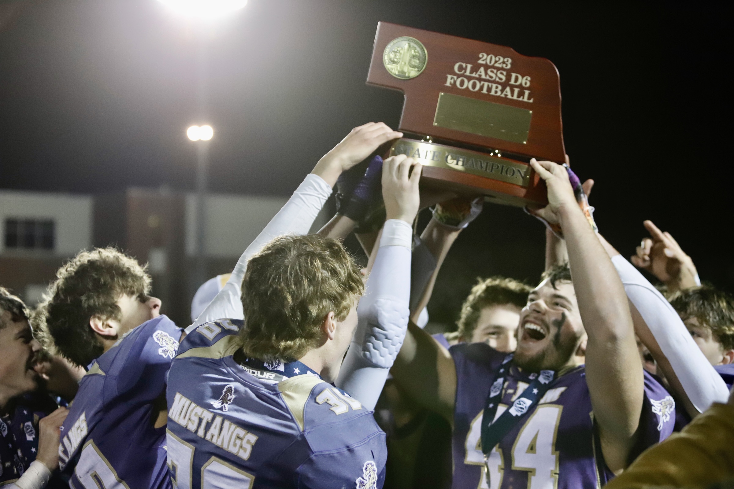 KRVN 880 – KRVN 93.1 – KAMI - SEM captures first state football title