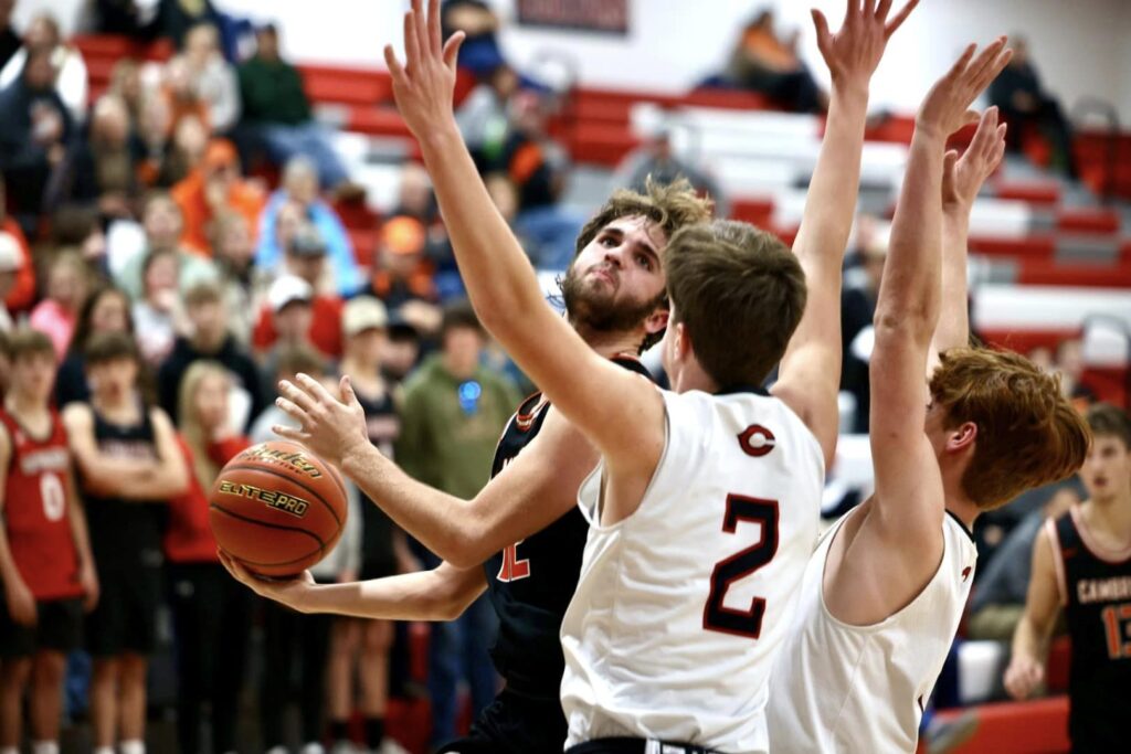 KRVN 880 – KRVN 93.1 – KAMI - Haymakers defend The Barn