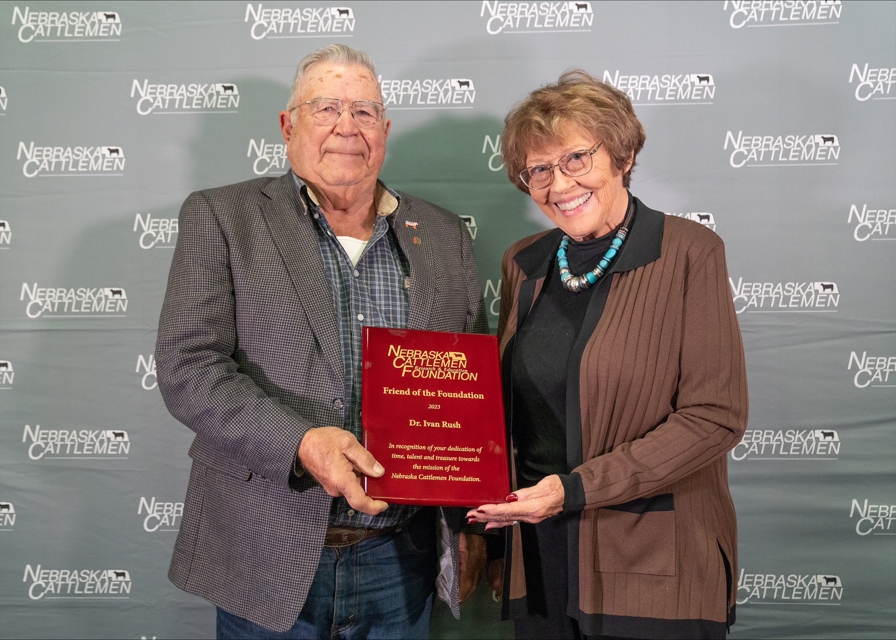 KRVN 880 – KRVN 93.1 – KAMI - Scottsbluff cattleman receives award for ...