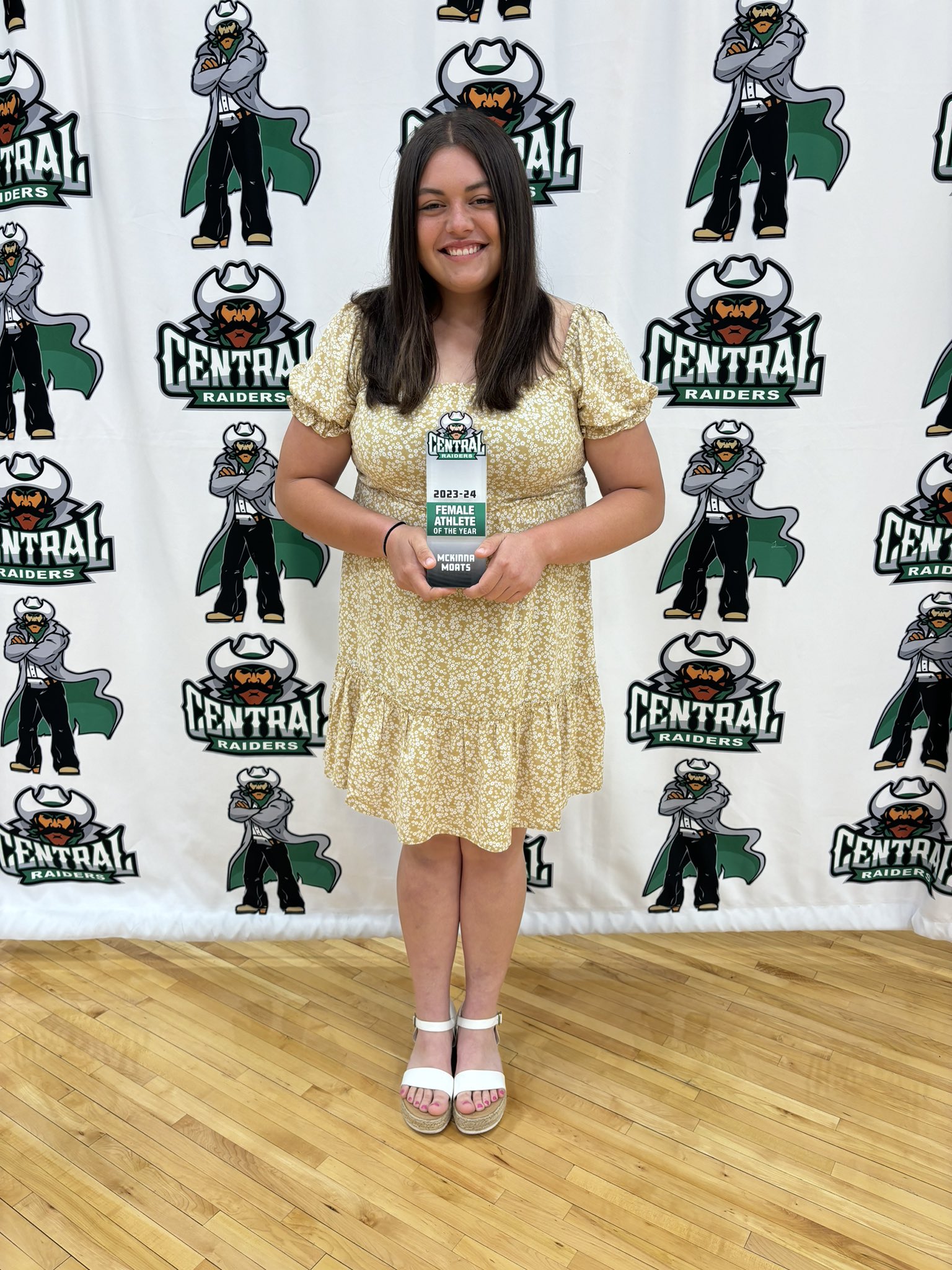 KRVN 880 – KRVN 93.1 – KAMI - Moats Named Female Athlete of the Year at CCC