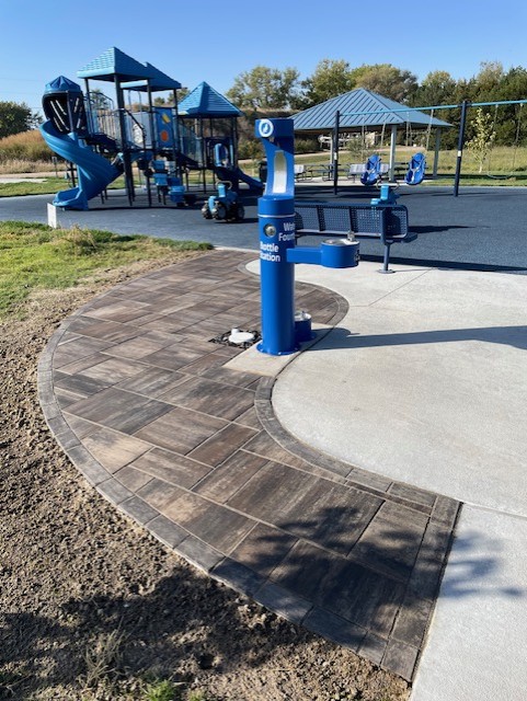 KRVN 880 – KRVN 93.1 – KAMI - Finishing touches planned for Lake playground