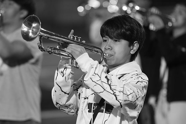 KRVN 880 – KRVN 93.1 – KAMI - Lexington High School Marching Band to ...