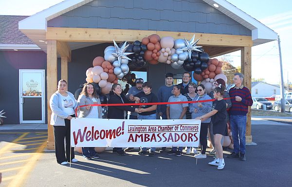 KRVN 880 – KRVN 93.1 – KAMI - Couple celebrates milestone in sharing ...