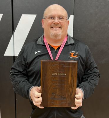 KRVN 880 – KRVN 93.1 – KAMI - Rowan receives Outstanding service award