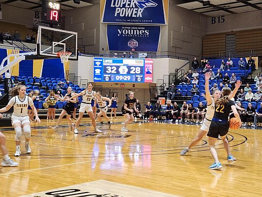 KRVN 880 – KRVN 93.1 – KAMI - Lopers stun 6th ranked Fort Hays State