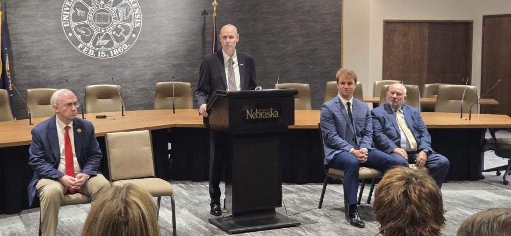 KRVN 880 – KRVN 93.1 – KAMI - Neal Schnoor returns home as top ...