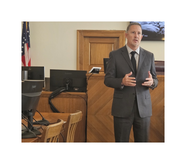 KRVN 880 – KRVN 93.1 – KAMI - Chief Justice Connects with Southwest ...