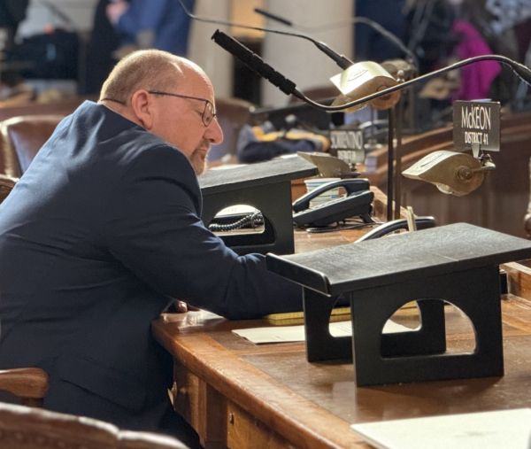 KRVN 880 – KRVN 93.1 – KAMI - Sen. McKeon resigns prior to expulsion vote