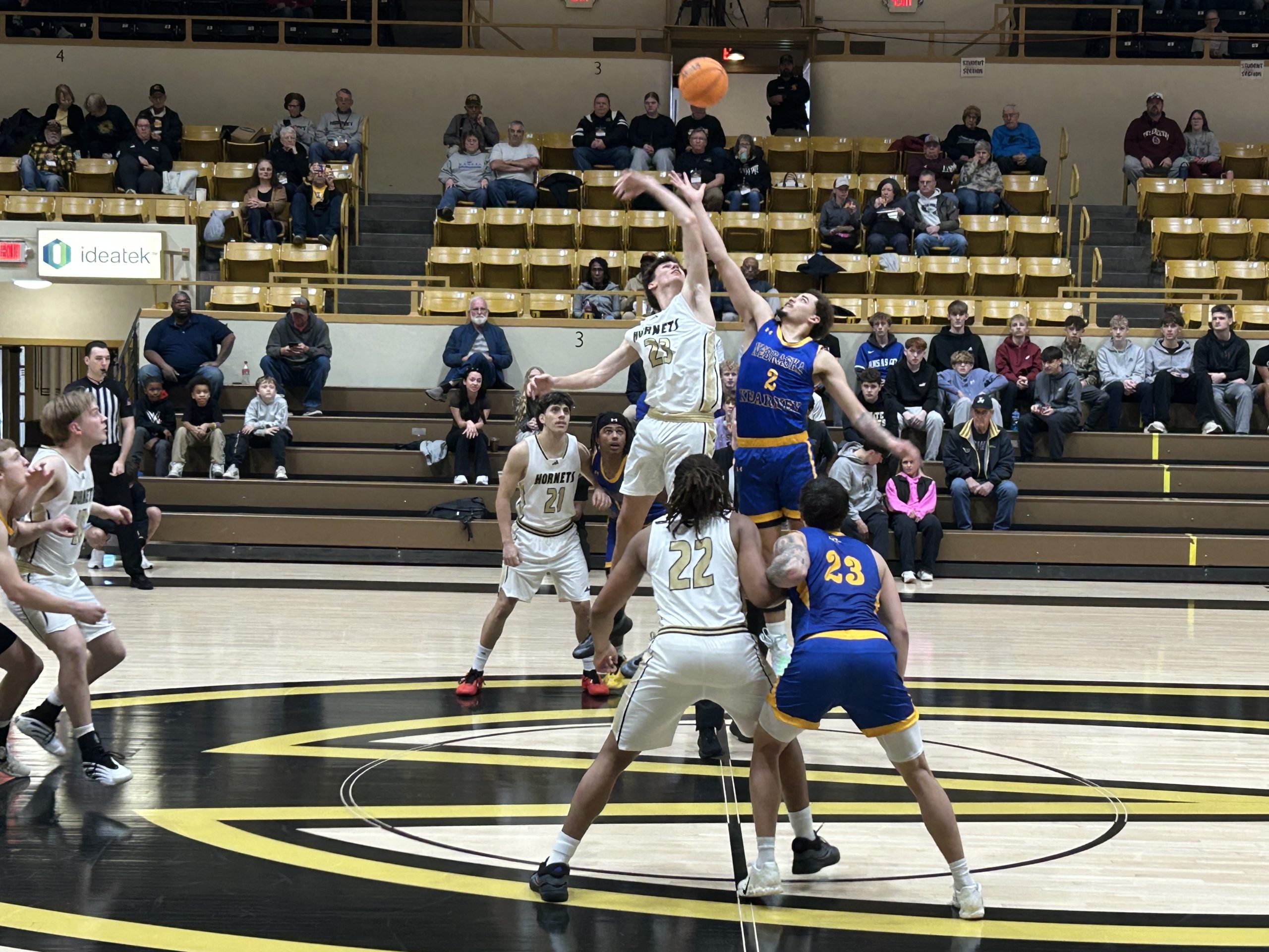 KRVN 880 – KRVN 93.1 – KAMI - Loper Men Stung at Emporia