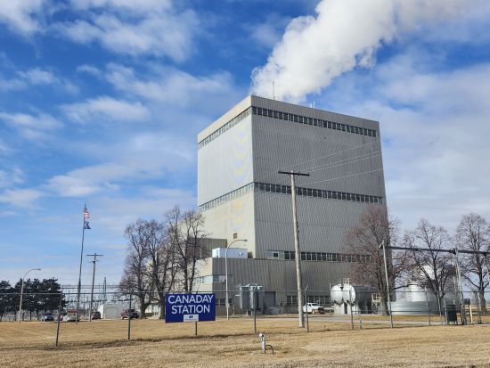 KRVN 880 – KRVN 93.1 – KAMI - Canaday Station generating power
