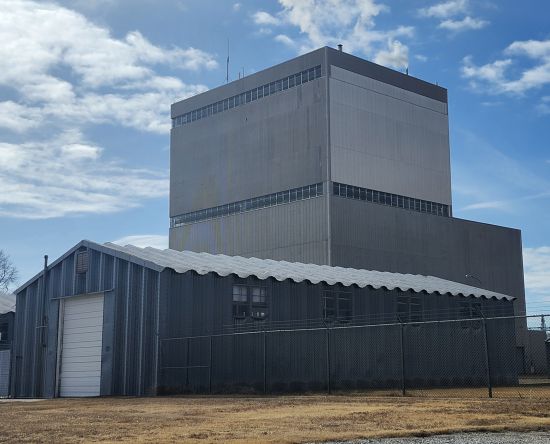 KRVN 880 – KRVN 93.1 – KAMI - Canaday Station generating power