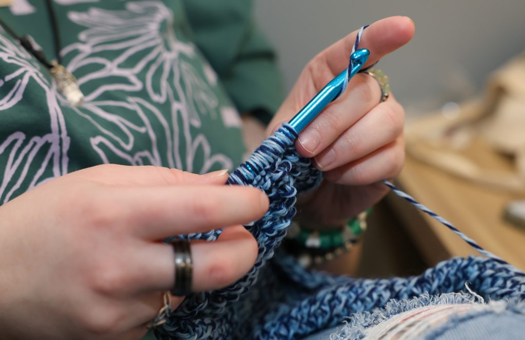 KRVN 880 – KRVN 93.1 – KAMI - Stitch by stitch, student-led crochet ...