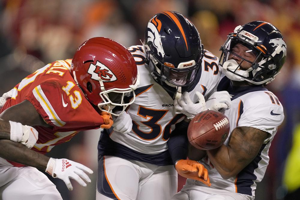 Broncos lose to Chiefs, fall two back in division - KOZY