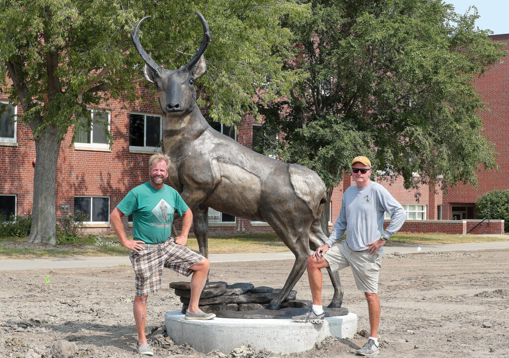 New Pronghorn Sculpture is ‘Point of Loper Pride’ on UNK Campus - KHYY