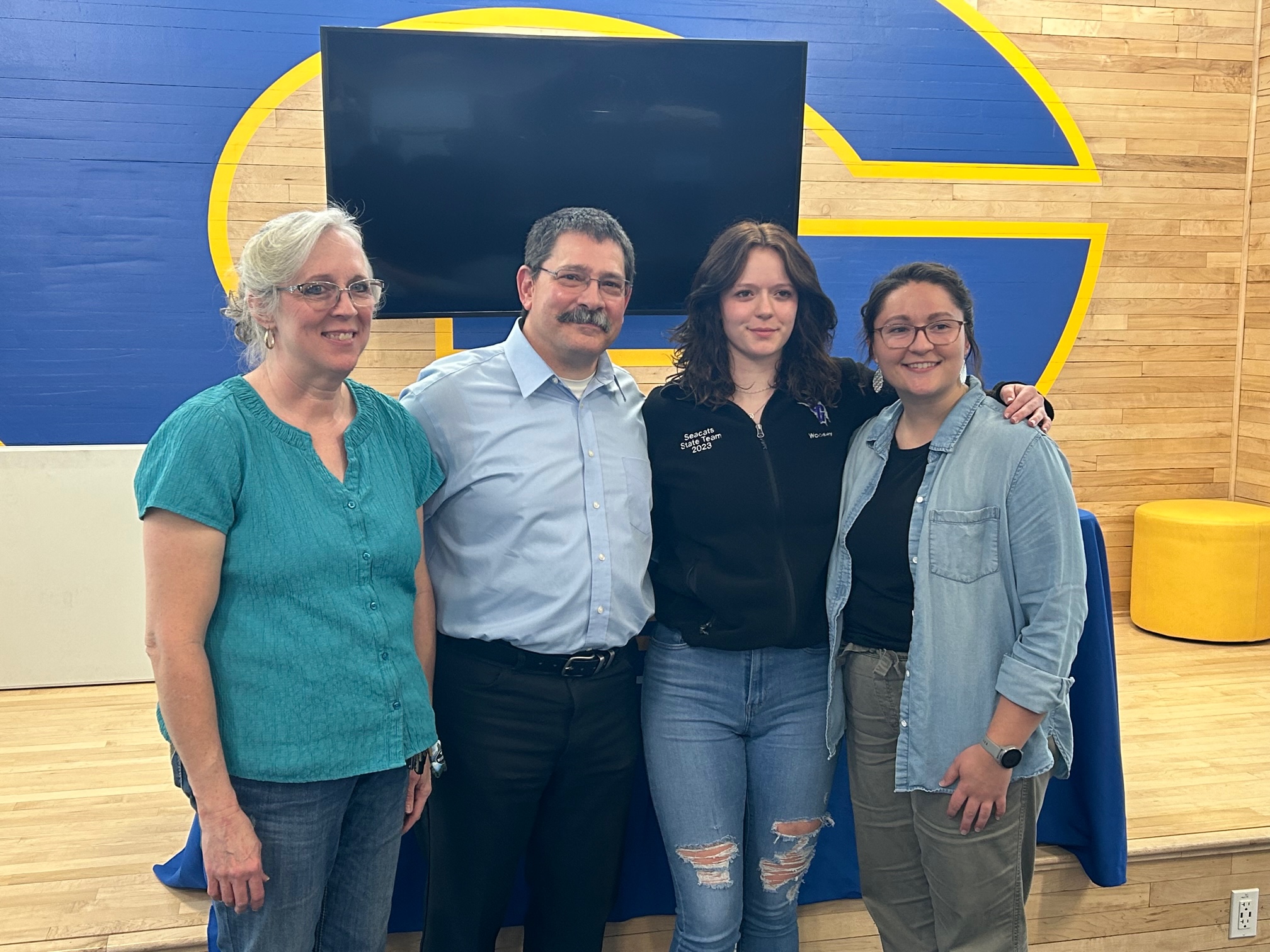 KNEB-AM 960 AM – 100.3 FM - Patricia Woolsey to swim at UNK