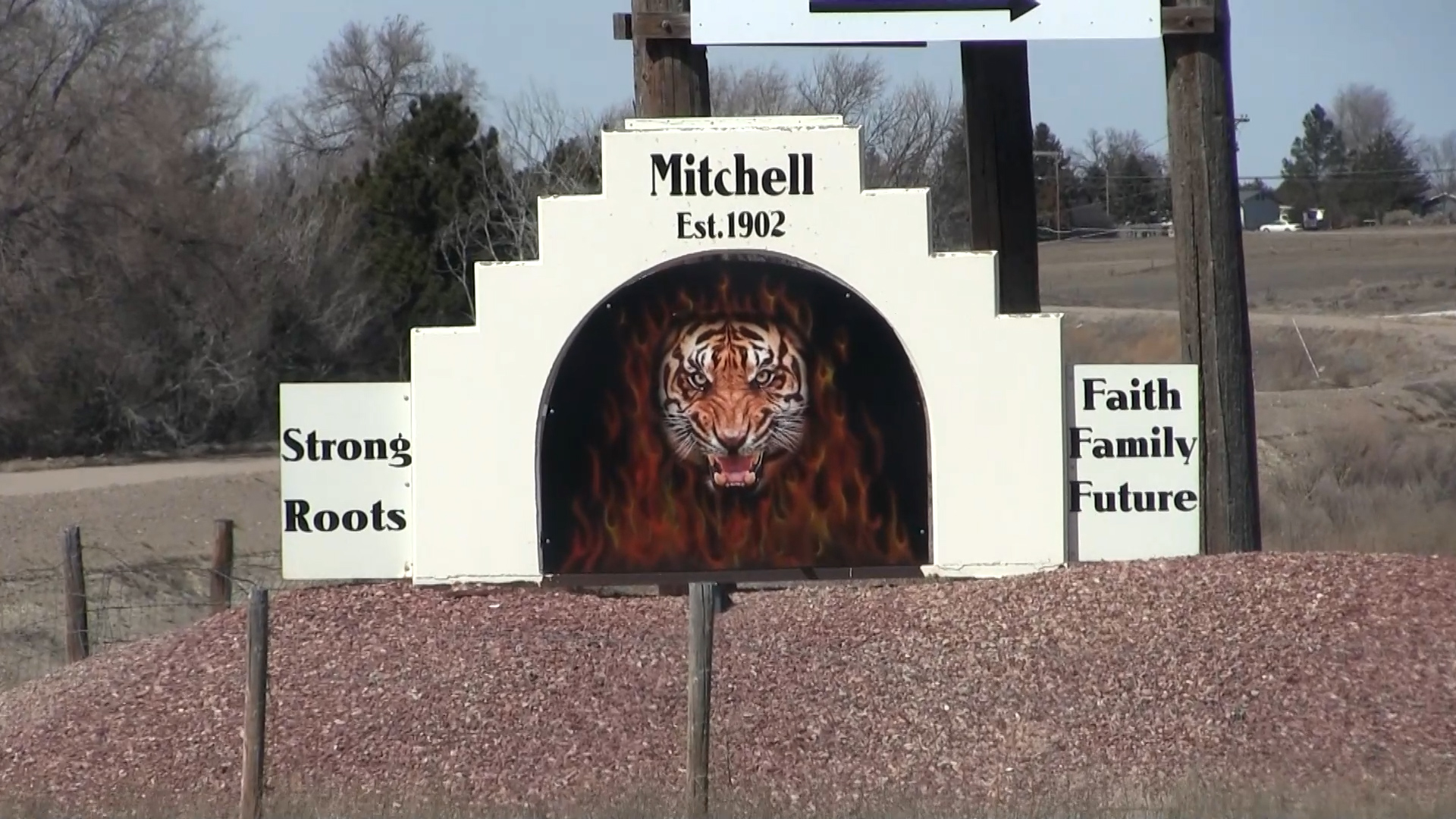 KNEB-AM 960 AM – 100.3 FM - City of Mitchell Looks for New Signage