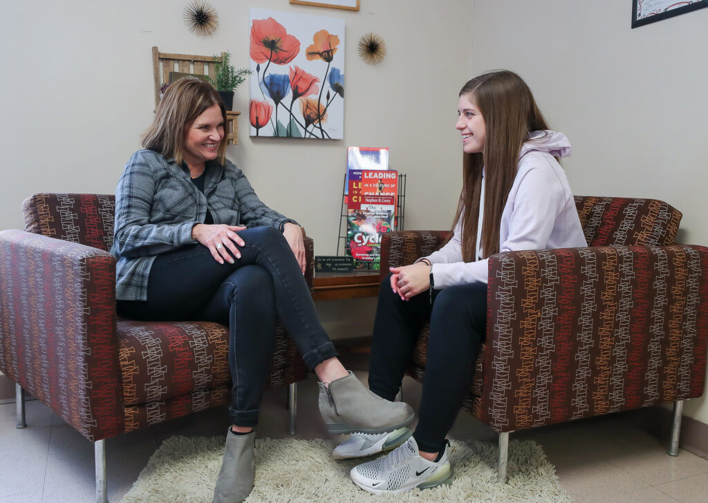 ‘I’m in Their Corner’: Julie Everett Gives UNK Freshmen the Tools to ...