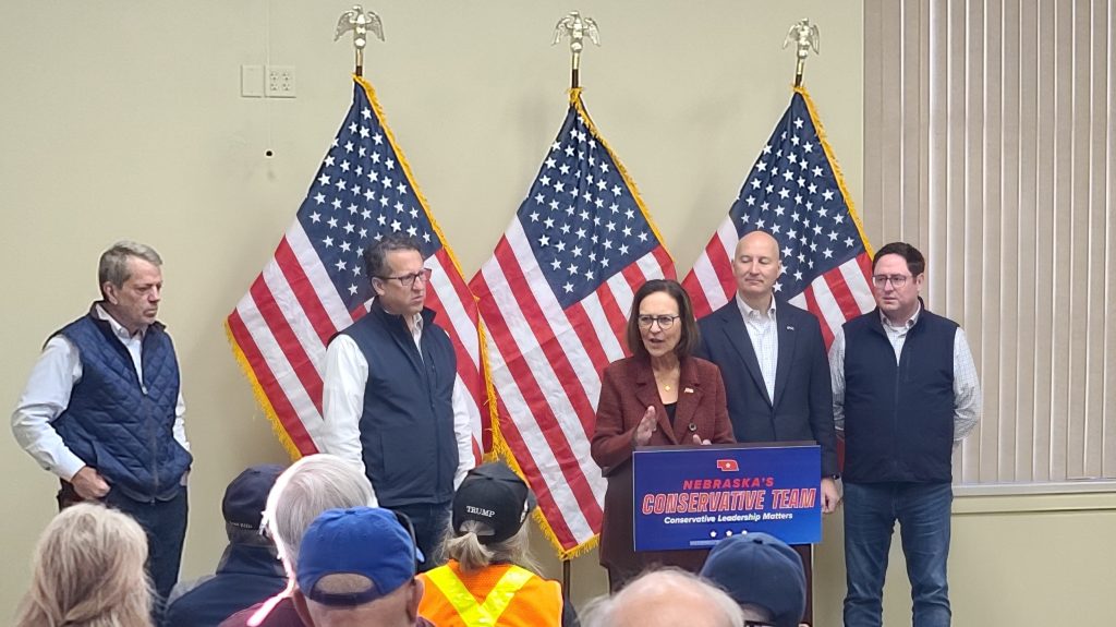 Republican political leaders urge support of conservative candidates ...