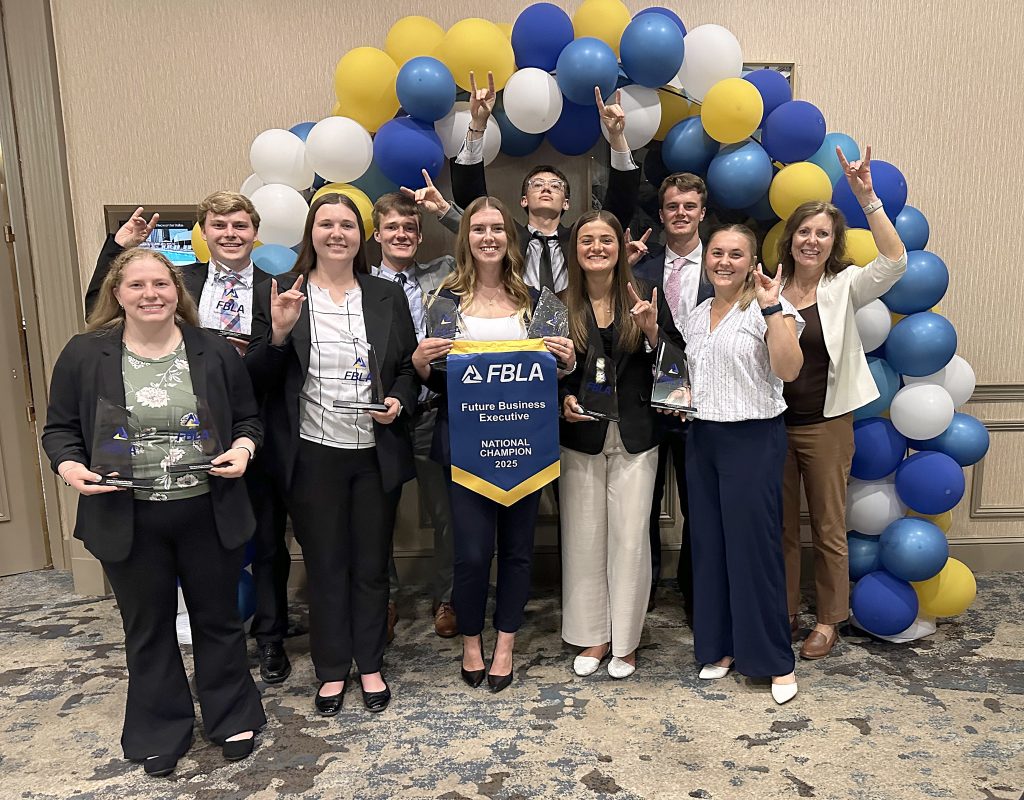 KNEB-AM 960 AM – 100.3 FM - UNK Students Win Top Honor, Eight Other Awards at FBLA National ...