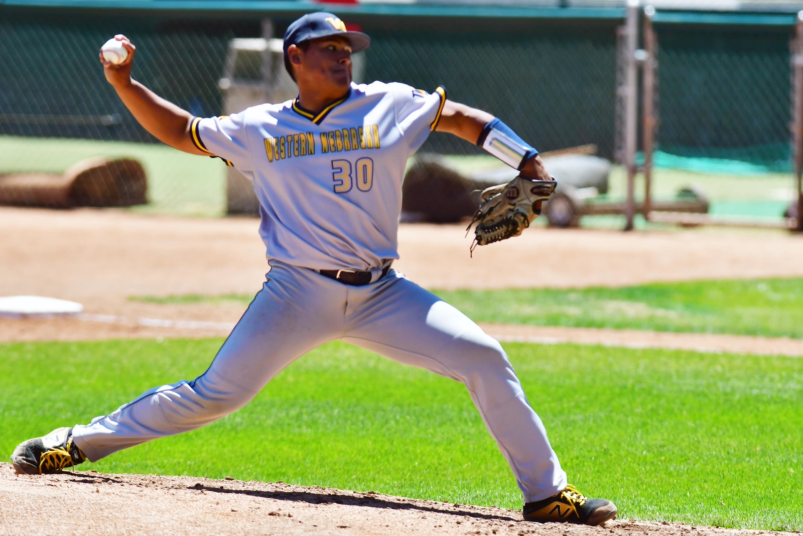 KNEB-AM 960 AM – 100.3 FM - Former Cougar Paul Panduro signs ...
