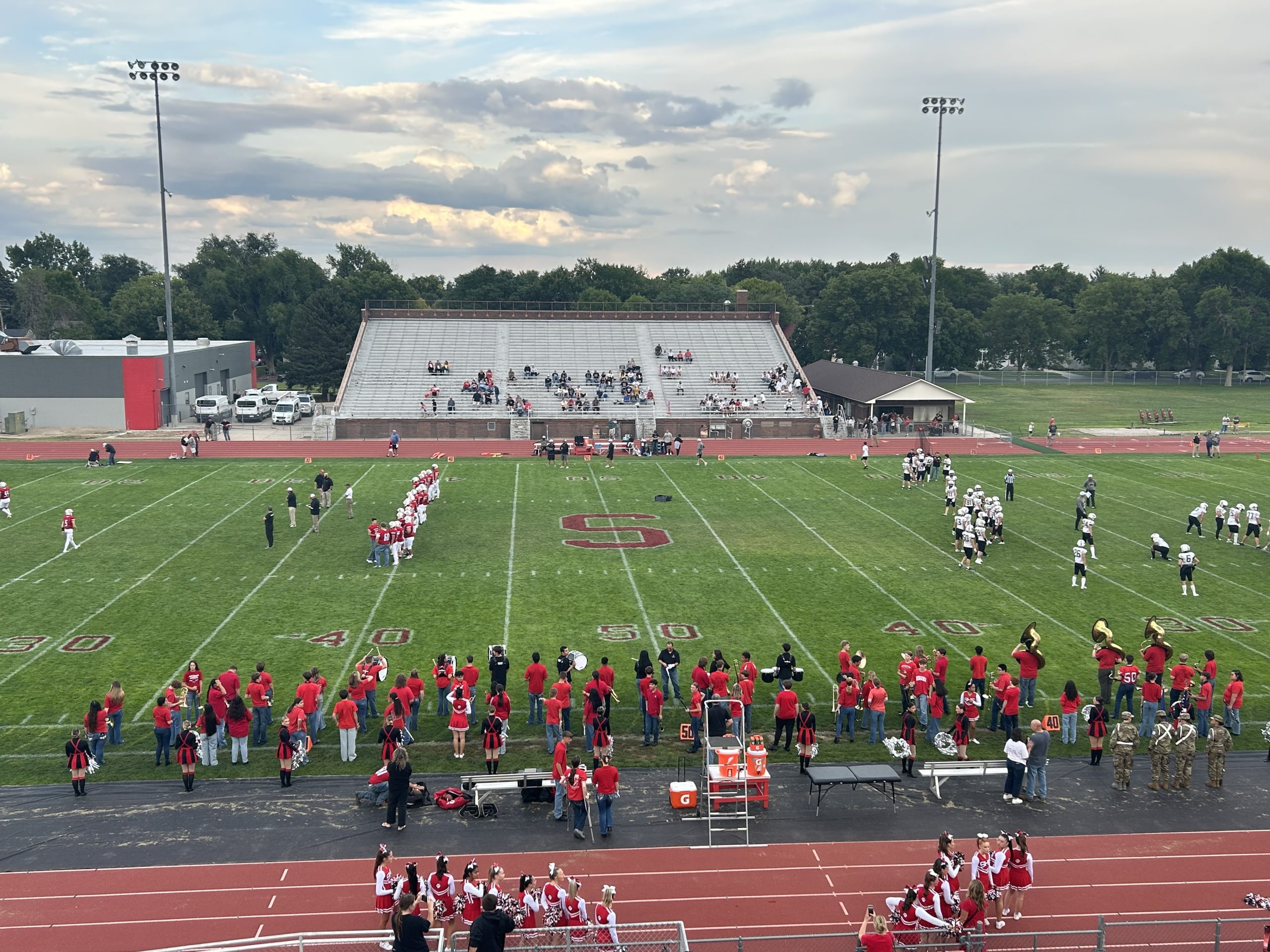 KNEB-AM 960 AM – 100.3 FM - Scottsbluff rolls past Grand Island ...