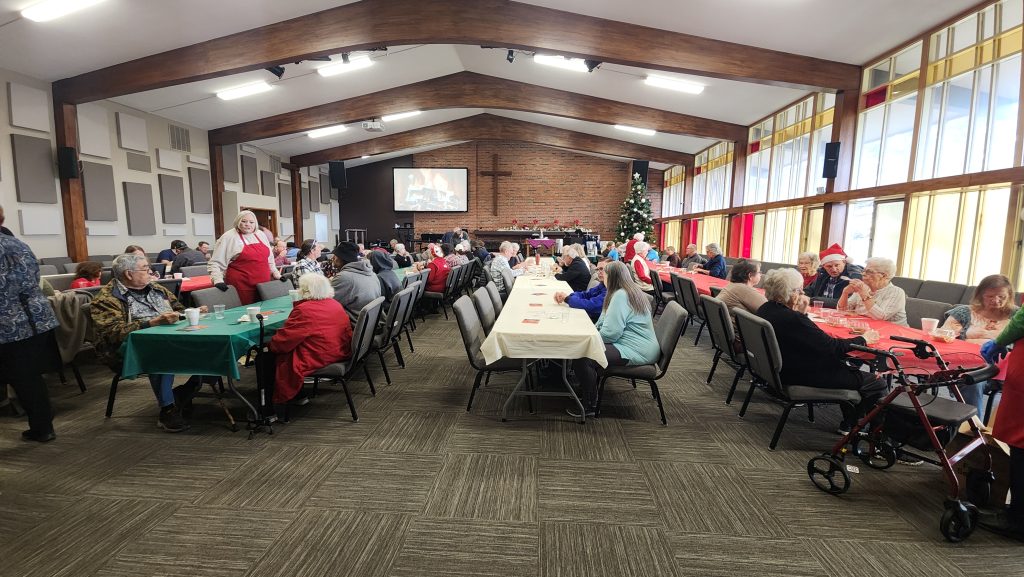 KNEB-AM 960 AM – 100.3 FM - 800+ partake of Christmas Dinner in the Valley