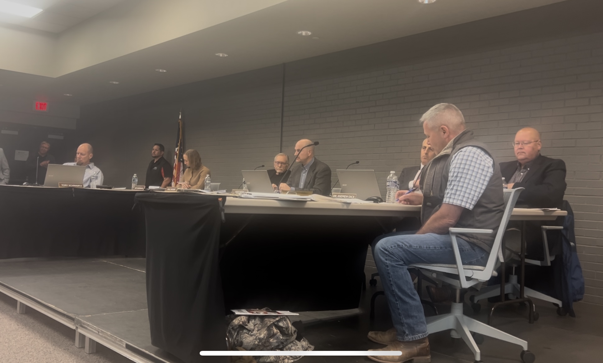 SBPS School Board Votes 5-1 to Close Lake Minatare Elementary